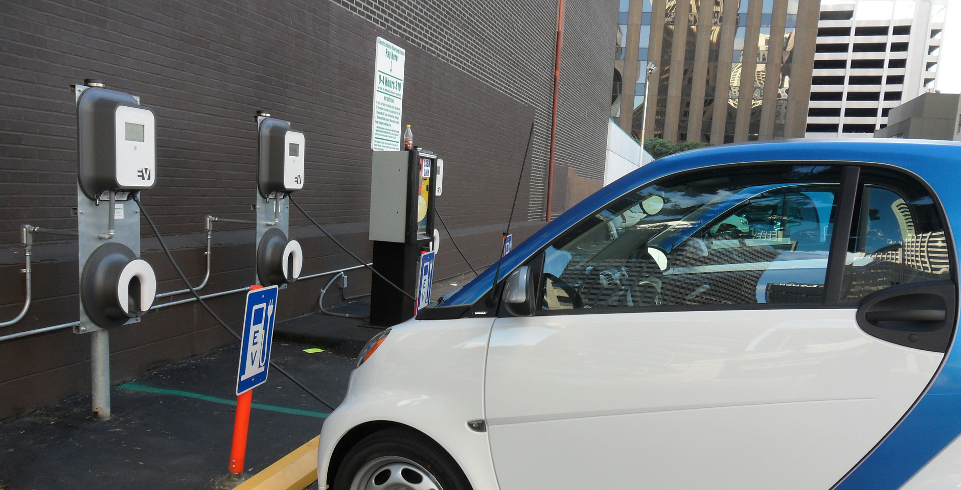 EV Charging Comparison: Wireless vs Corded Charger | Plugless Power